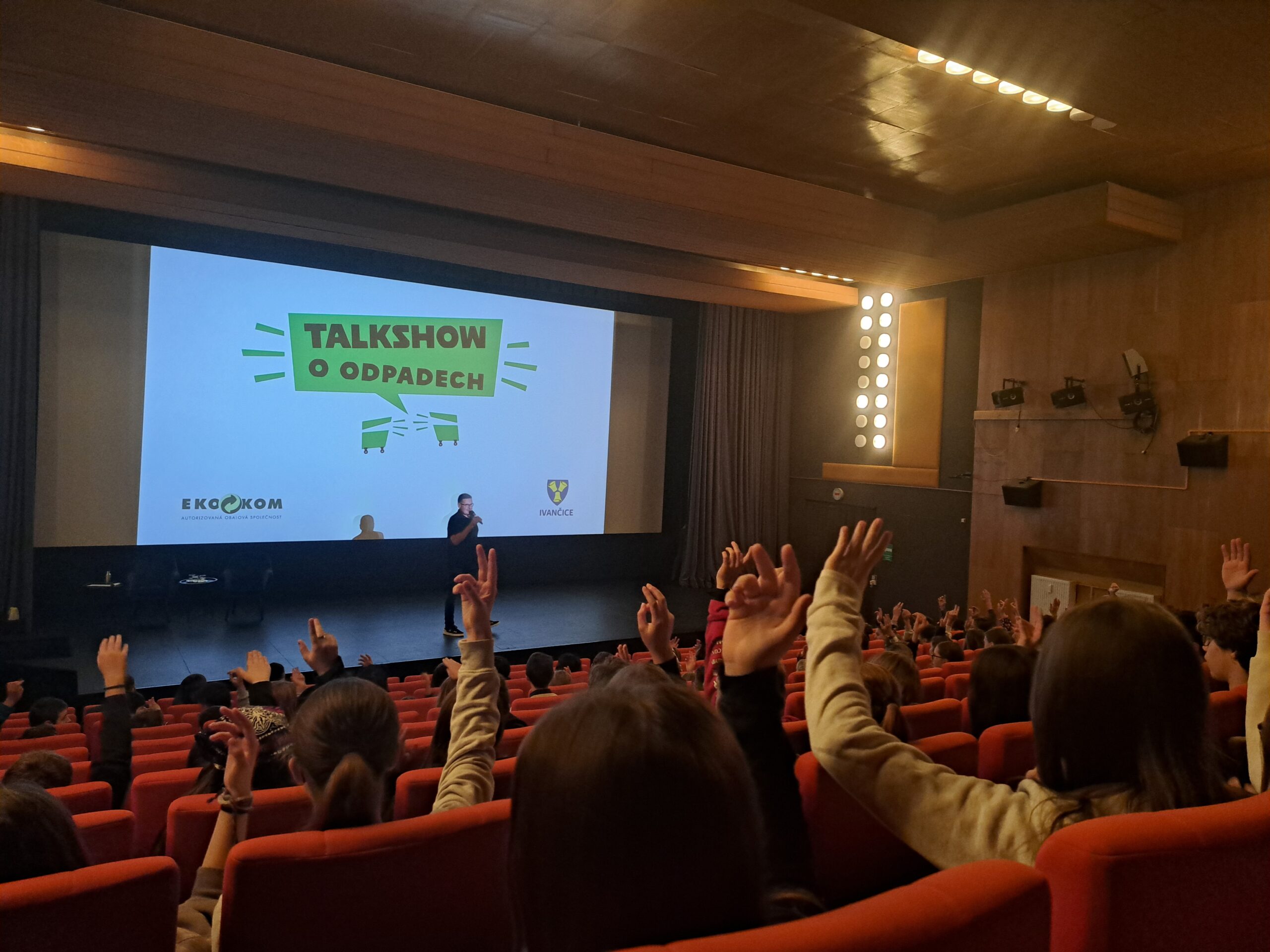 Vzdělávací talkshow o třídění odpadu pro žáky primy až kvarty ...