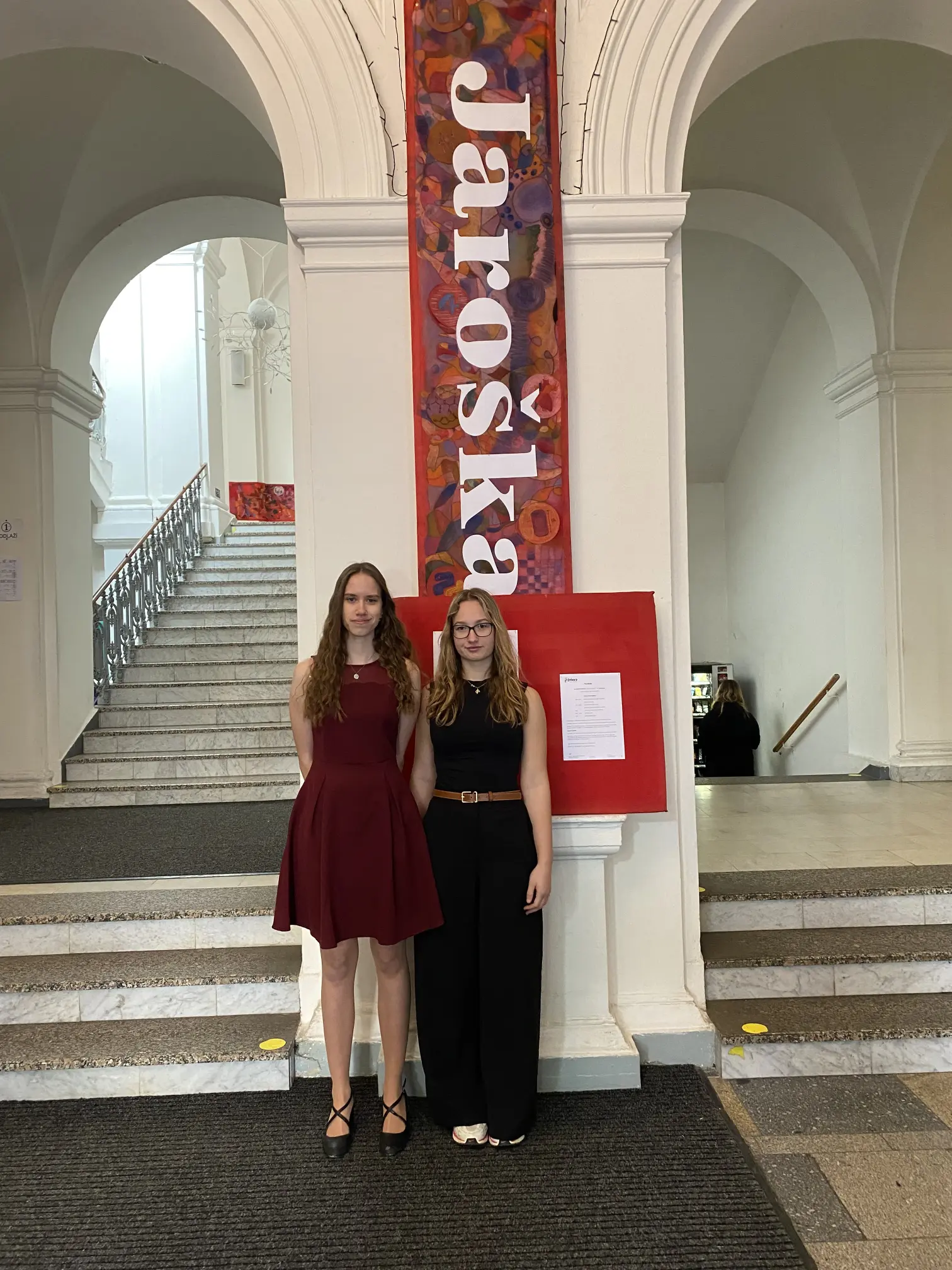 Úspěch našich studentek na krajské přehlídce SOČ | Gymnázium Jana ...